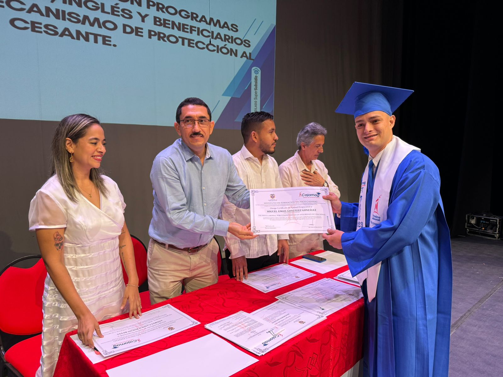 Emotiva ceremonia de graduación del Instituto de Formación Técnico Cajamag - Cajamag