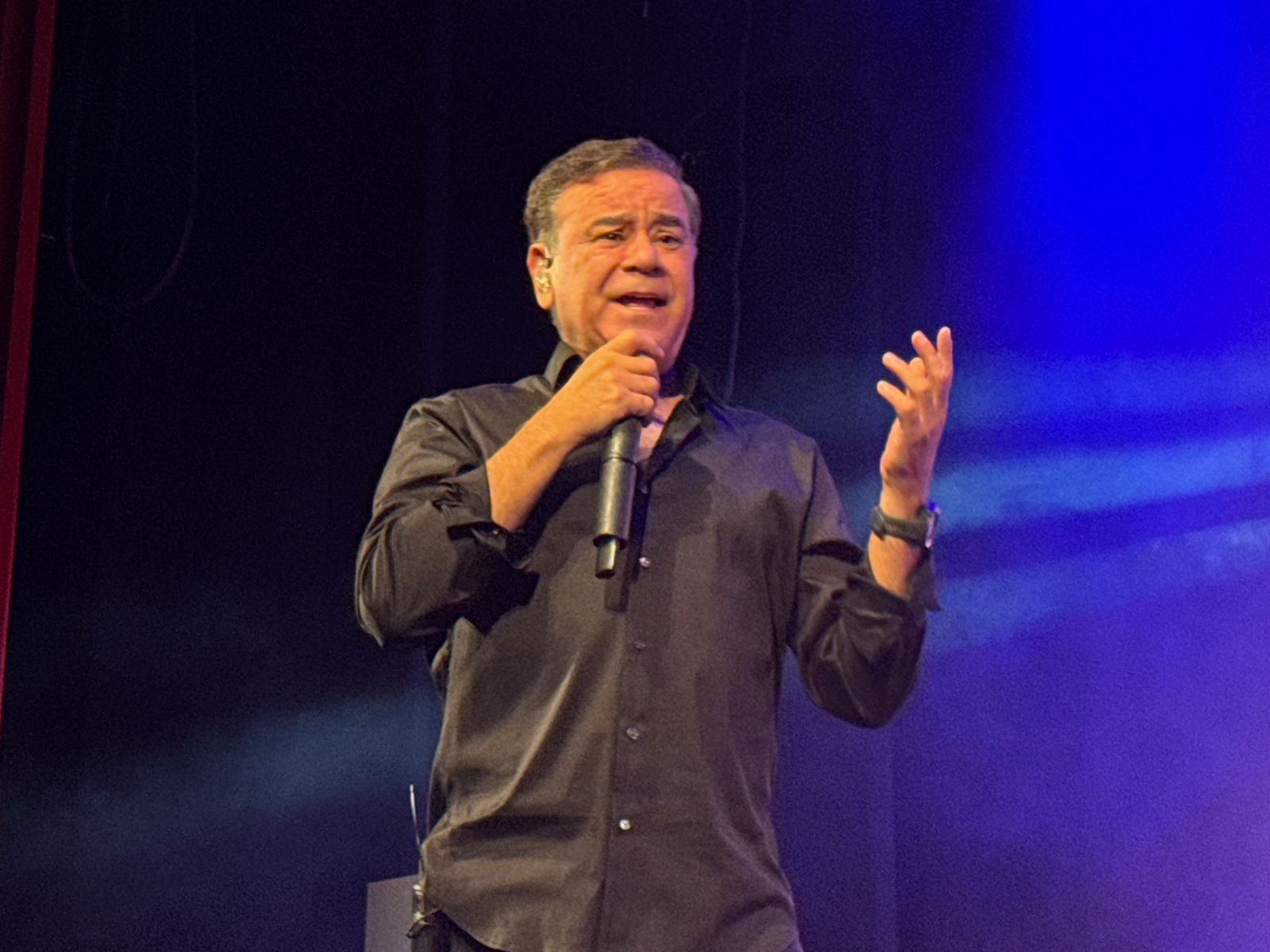 Iván Villazón lleva su magia vallenata al Teatro Cajamag en una gala ...