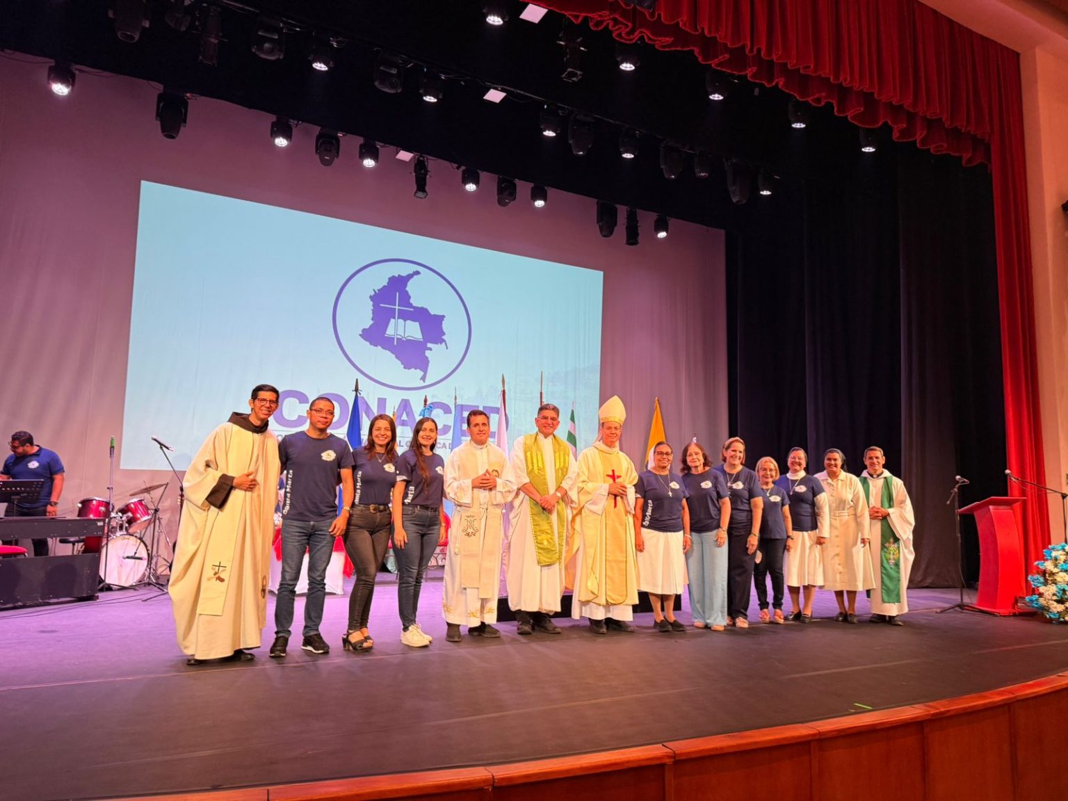 En el Teatro Cajamag, colegios católicos compartieron su legado y ...